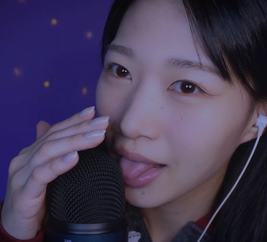 SARA付费ASMR抚摸舔耳18min-久久助眠（99ASMR）